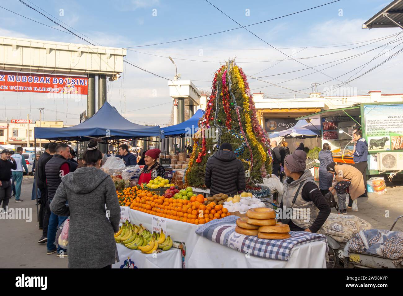 Uzbekistan samarkand siyob bazaar hi-res stock photography and images ...