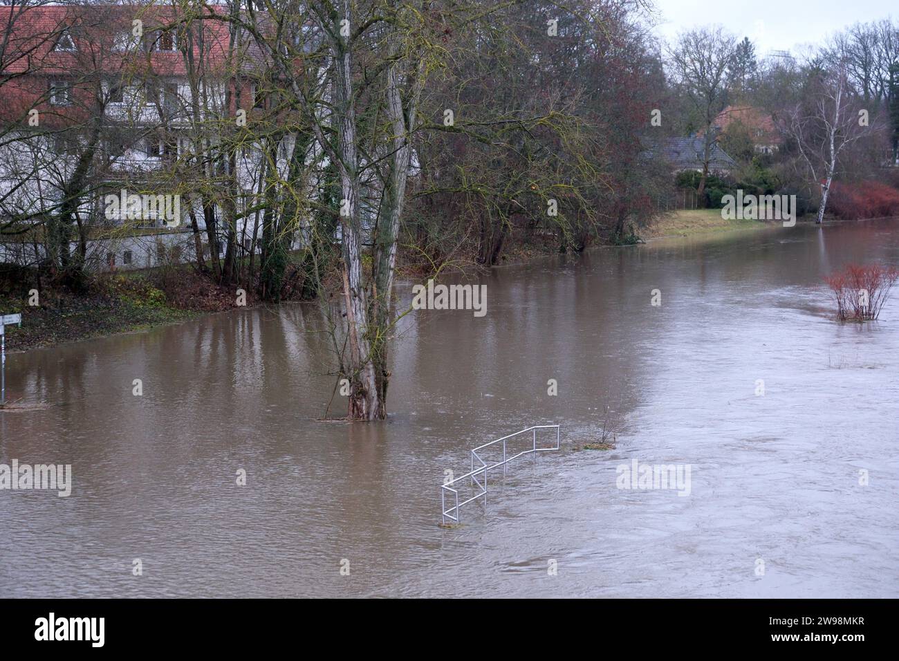 Markkleeberg, Germany. 25th Dec, 2023. The river "Weiße Elster" south ...