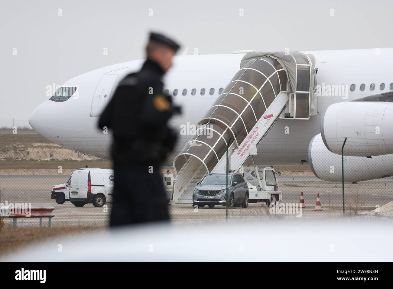 Vatry airport 2023 dec hi-res stock photography and images - Alamy