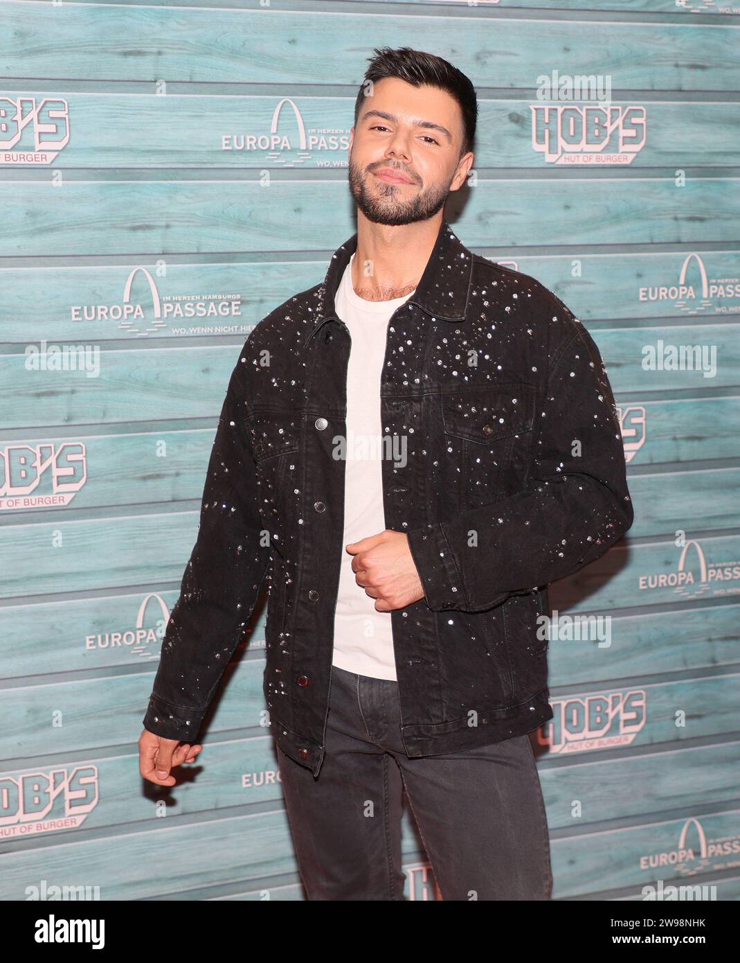 Hamburg Martin Angelo Zur Eröffnung des Burger Restaurants HOBÂ S Hut ...