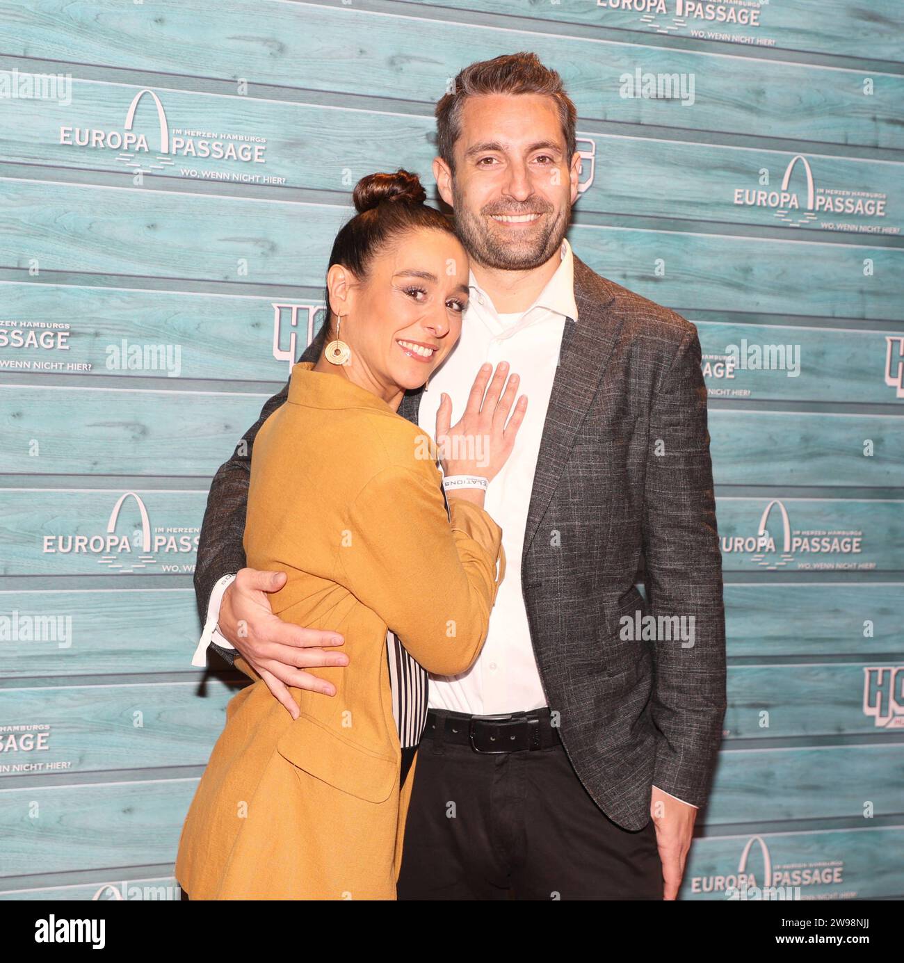 Hamburg Melissa Ortiz Gomez und Benjamin Fazio Zur Eröffnung des Burger ...