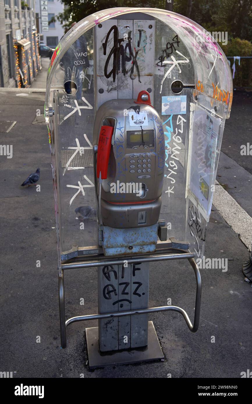 Public telephone box in Milan, Italy Stock Photo - Alamy