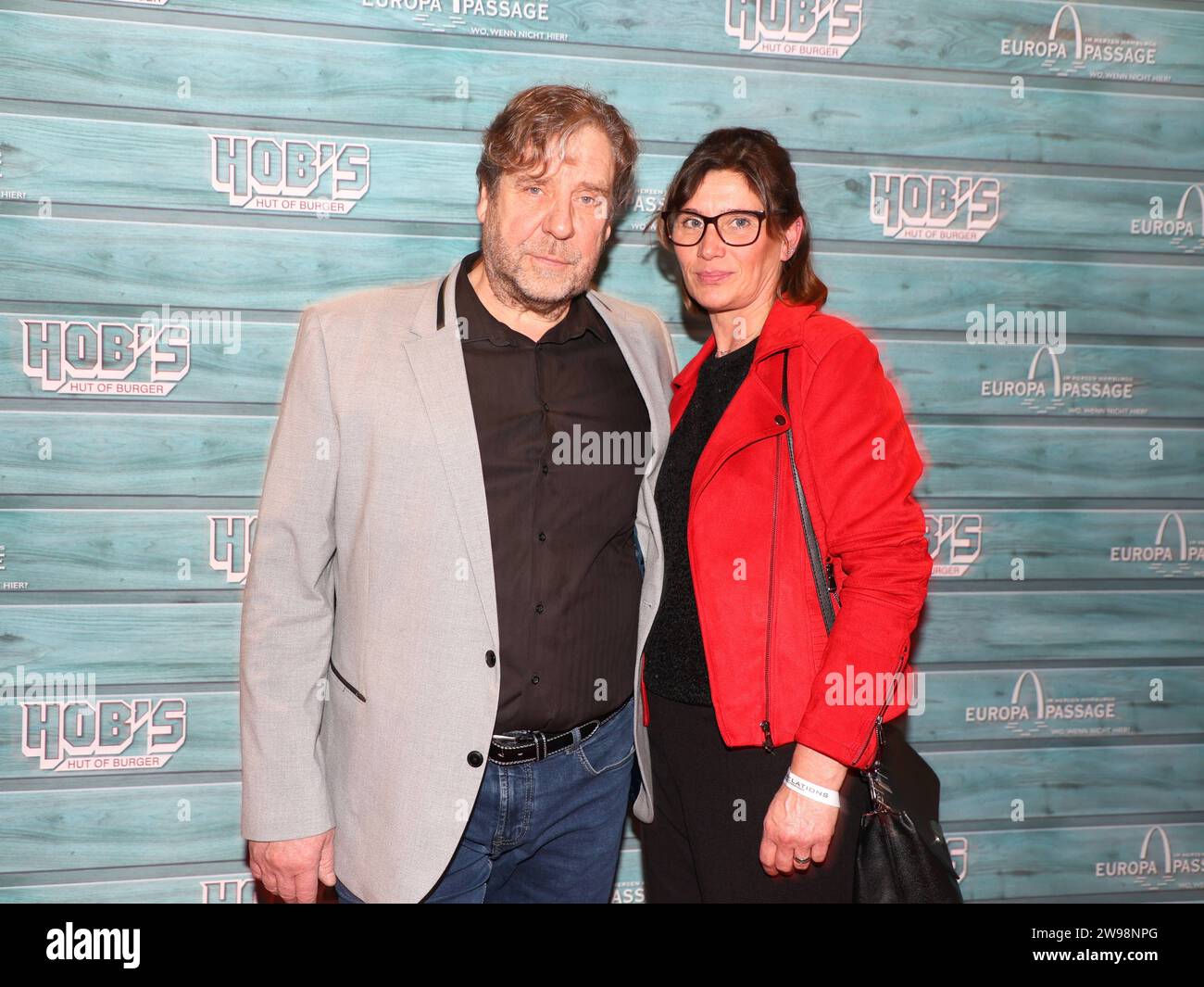 Hamburg Uwe Rohde und Freundin Kirsten Zur Eröffnung des Burger ...