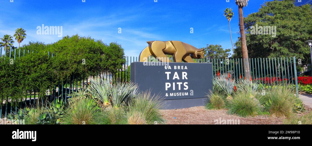 Los Angeles, California LA BREA TAR PITS and Museum, one of the world's ...