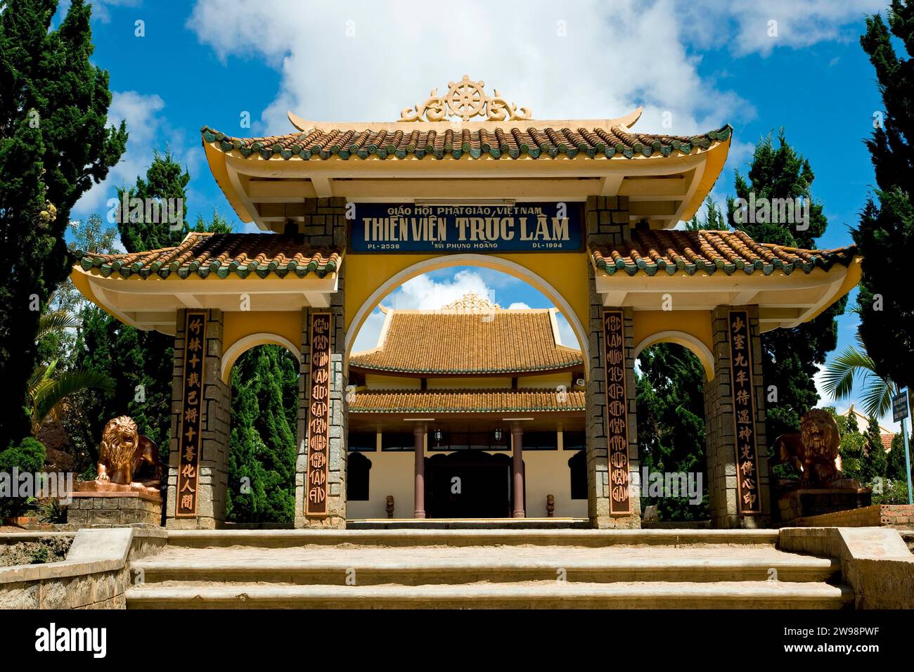 Gate to Truc Lam Pagoda, Dalat, Vietnam Stock Photo - Alamy