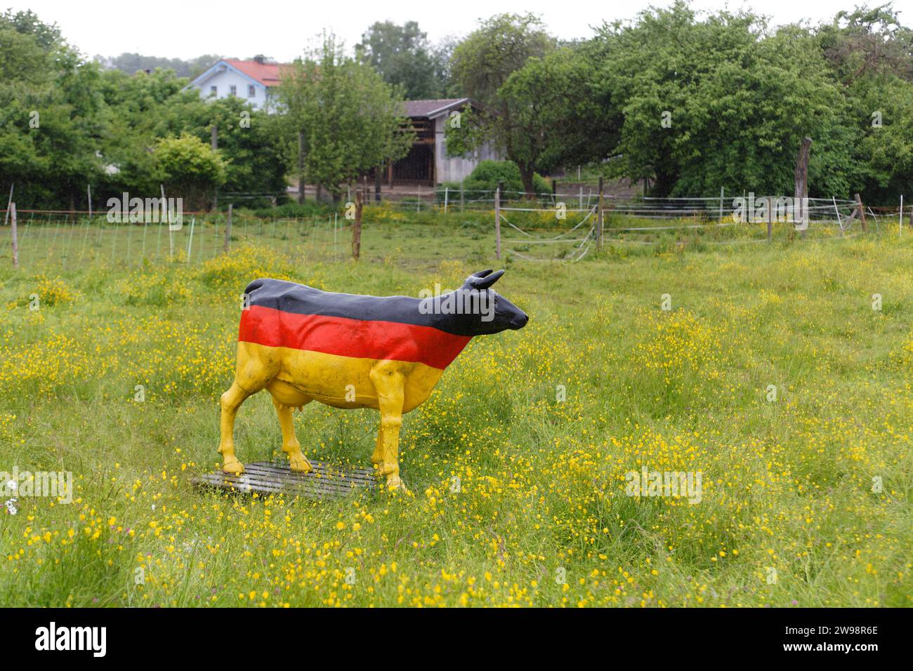 Plastic cow life size hi-res stock photography and images - Alamy