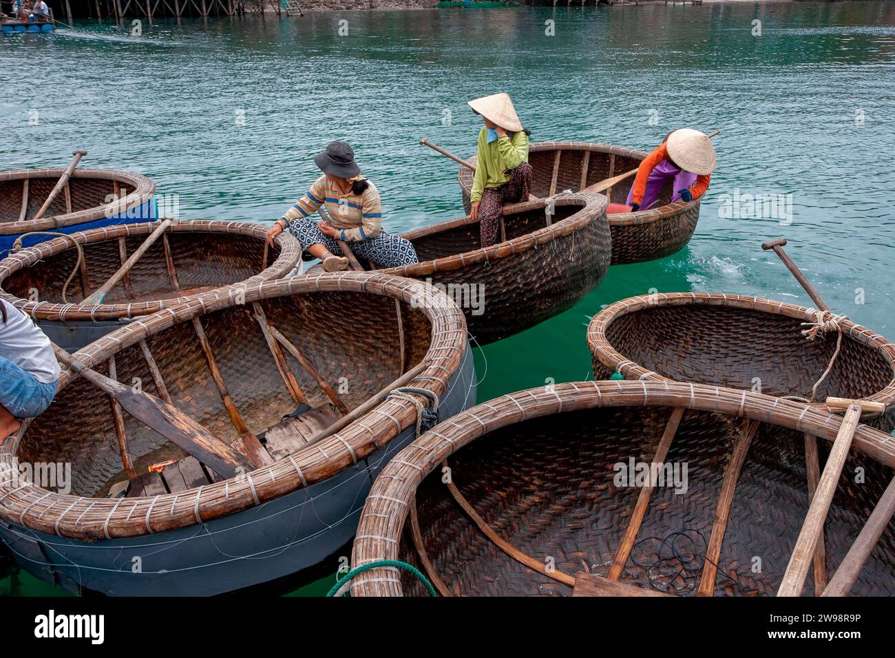 Typical vietnamese basket boat hi-res stock photography and images - Alamy