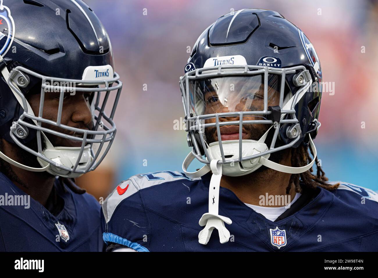 Tennessee Titans linebacker Azeez Al-Shaair (2) watches play on the ...
