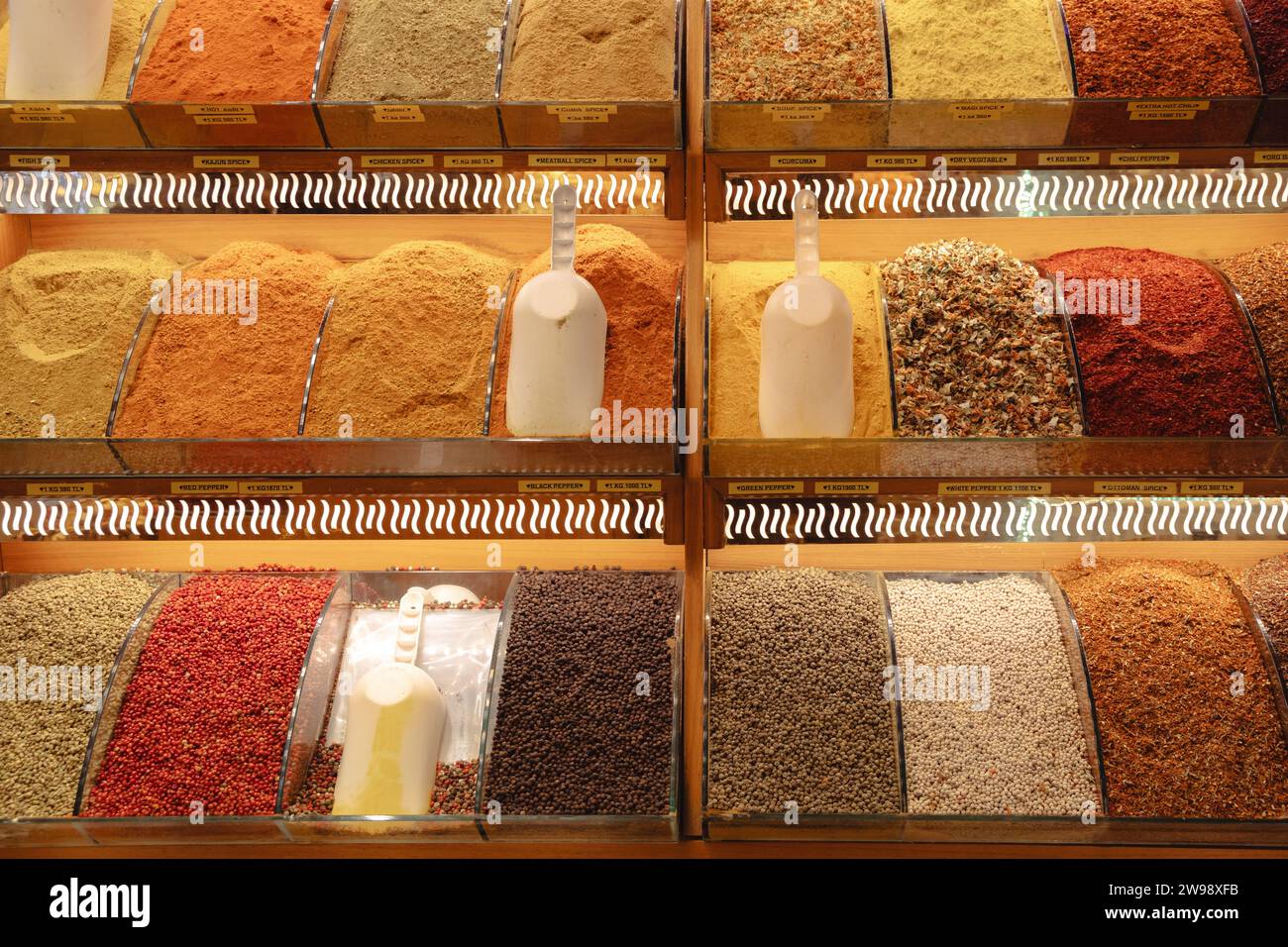 Variety of spices in The Spice Bazaar (Egyptian Bazaar - Mısır Çarşısı ...