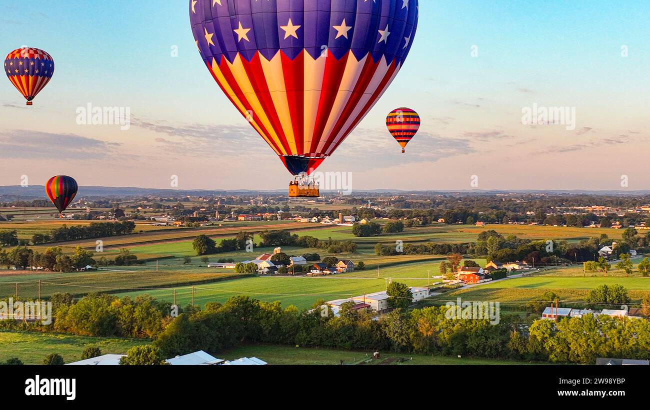 Hot air balloons drift hi-res stock photography and images - Alamy