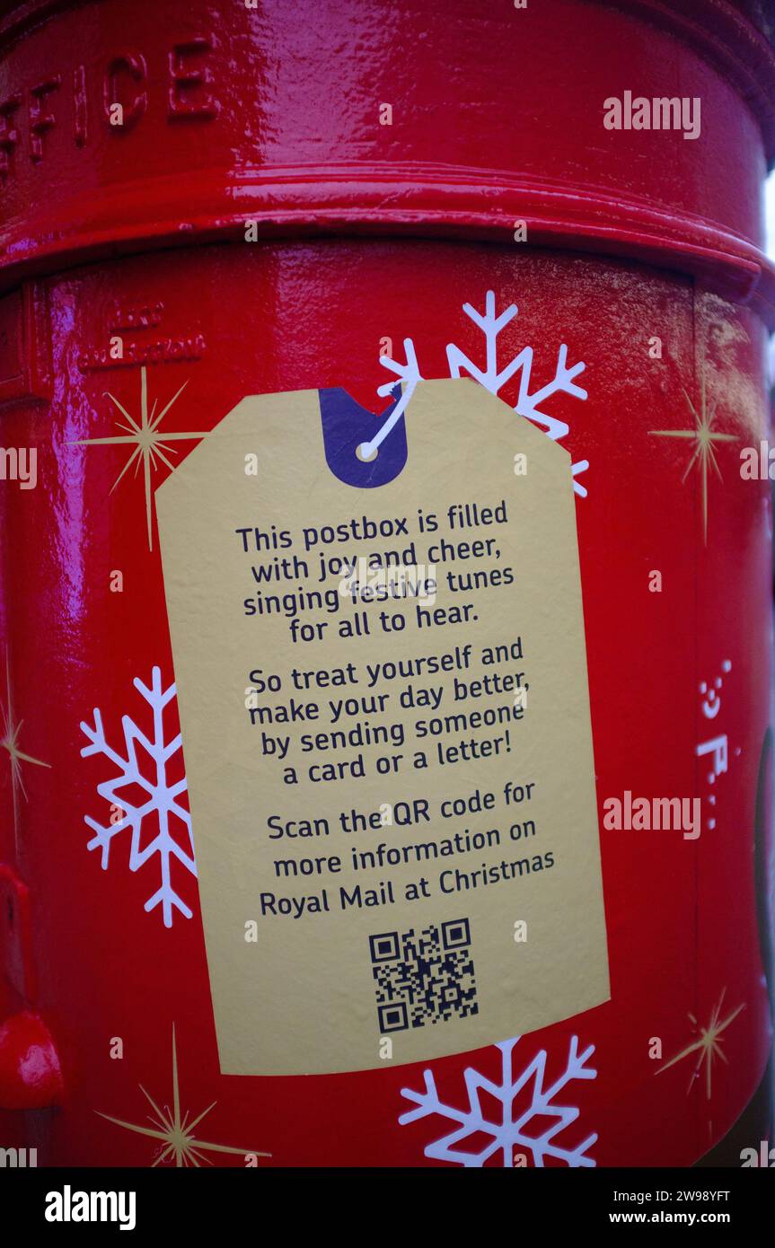 Christmas post box hi-res stock photography and images - Alamy