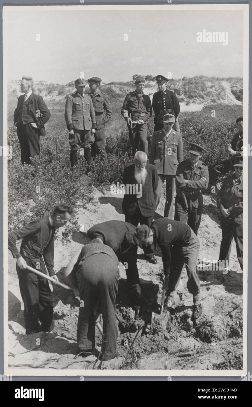 Excavation of the executed on the Waalsdorpervlakte and identification ...