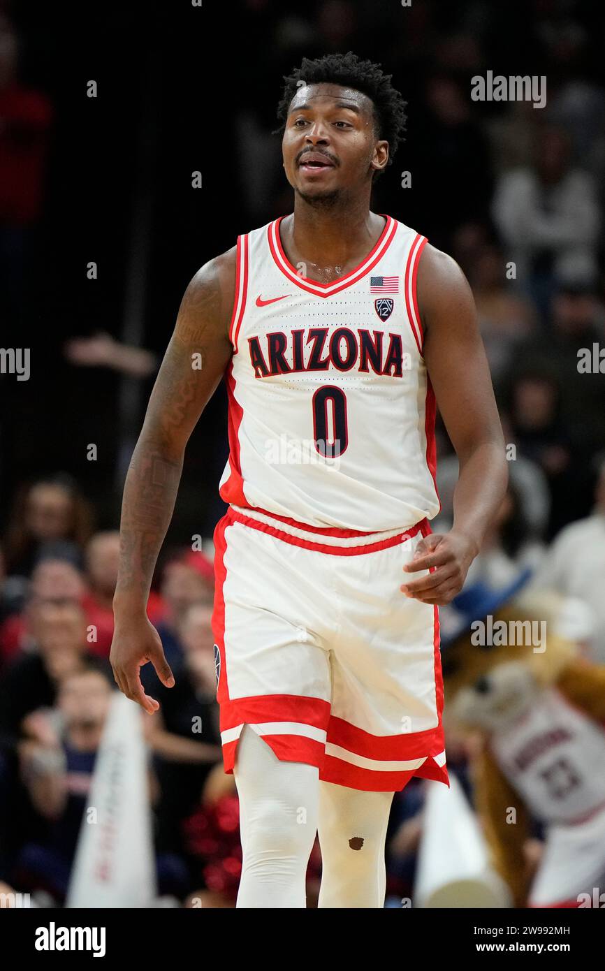 Arizona guard Jaden Bradley (0) during the first half of an NCAA ...