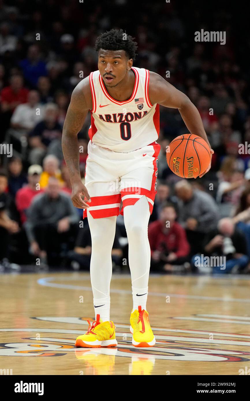 Arizona guard Jaden Bradley (0) during the first half of an NCAA ...
