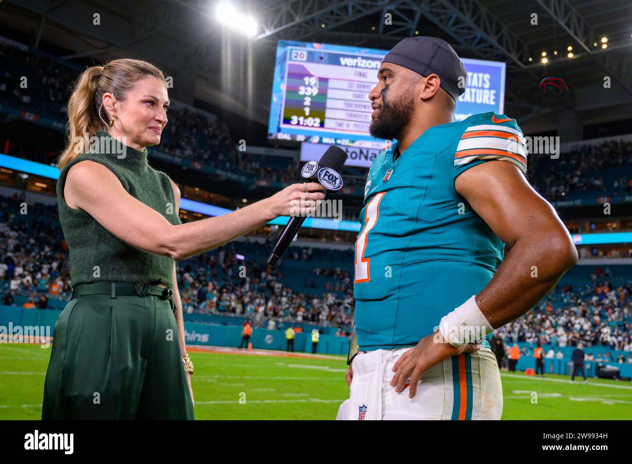 FOX Sports reporter Erin Andrews interviews Miami Dolphins quarterback ...
