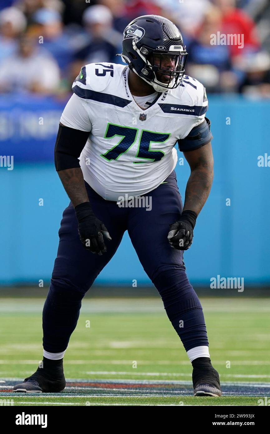 Seattle Seahawks guard Anthony Bradford (75) plays against the ...