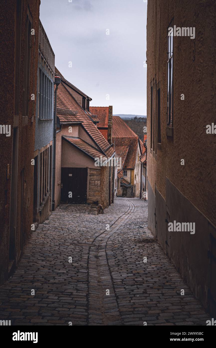 Pathway between buildings hi-res stock photography and images - Alamy