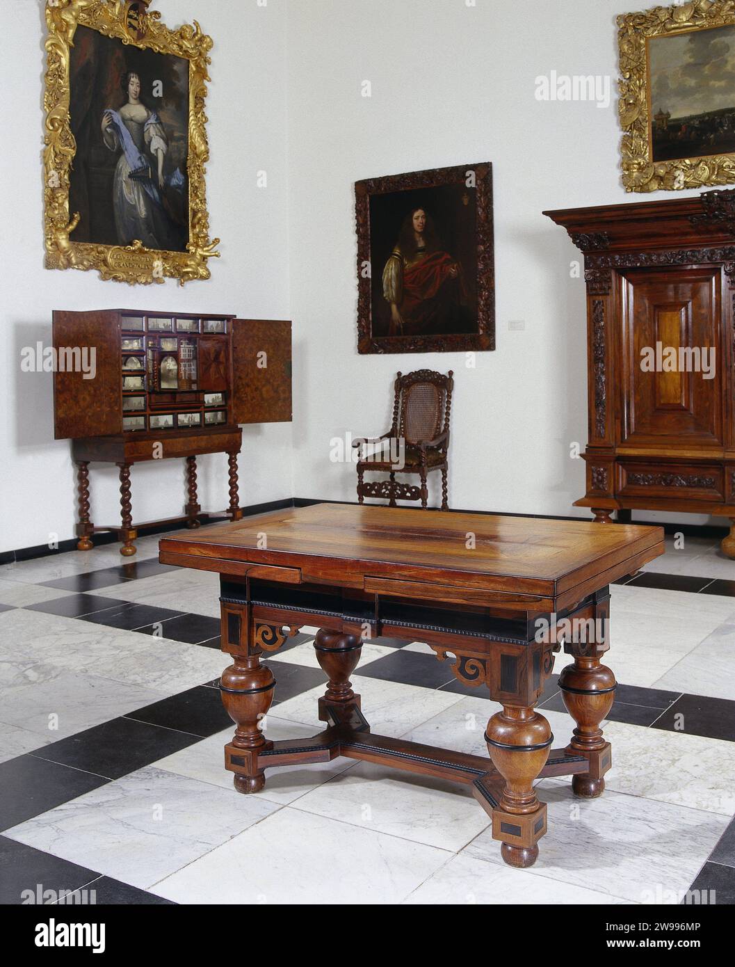 Plate, Anonymous, 1650 - 1700 table Table glued with rosewood on an oak ...