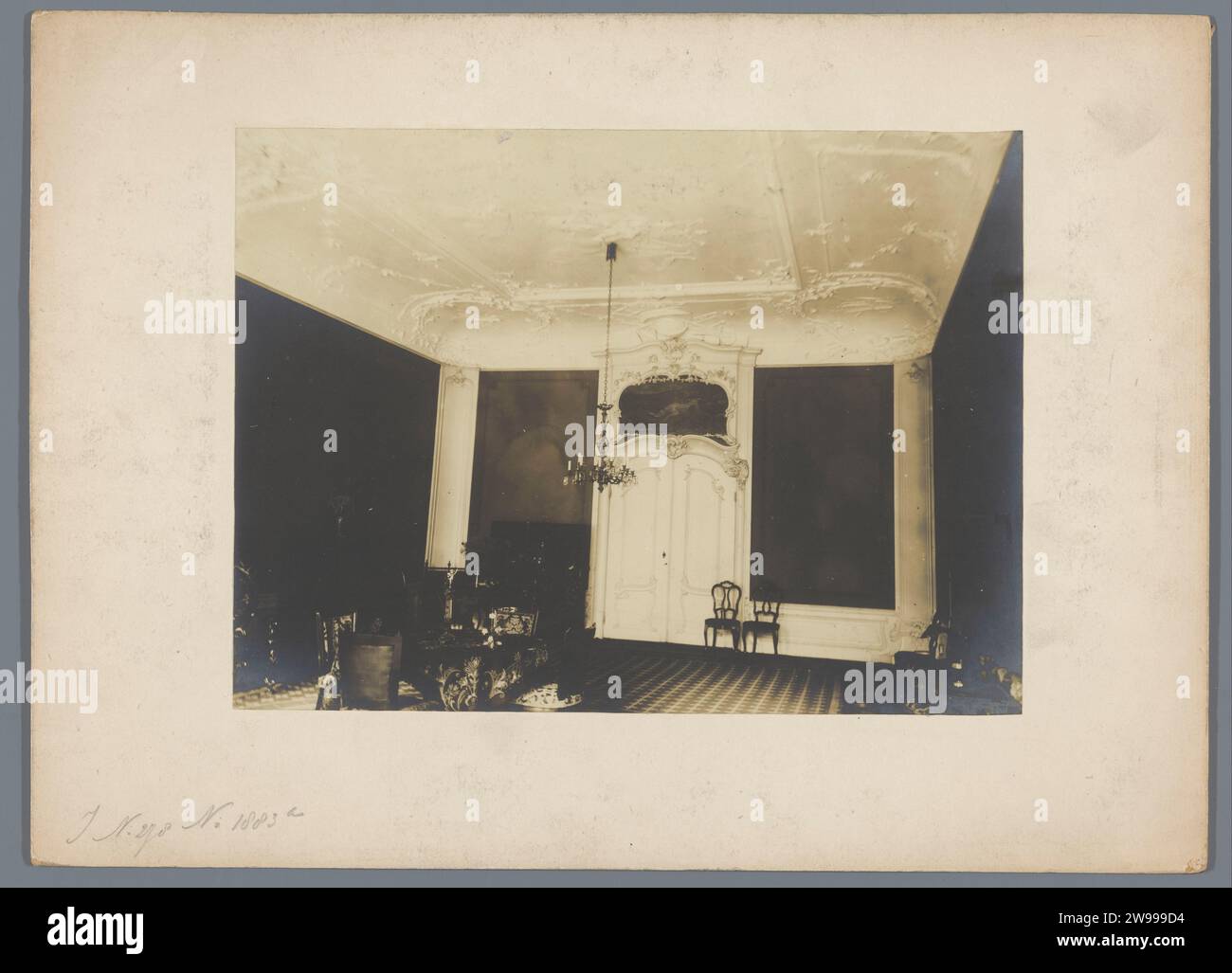 Interior of the house at Wijnstraat 69 in Dordrecht, 1908 photograph ...