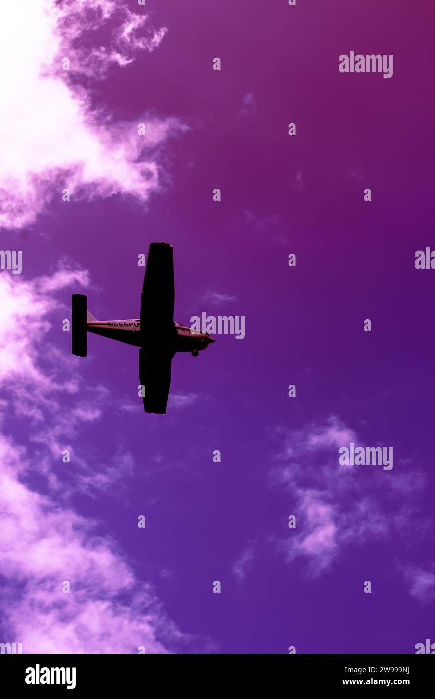 Purple plane hi-res stock photography and images - Alamy