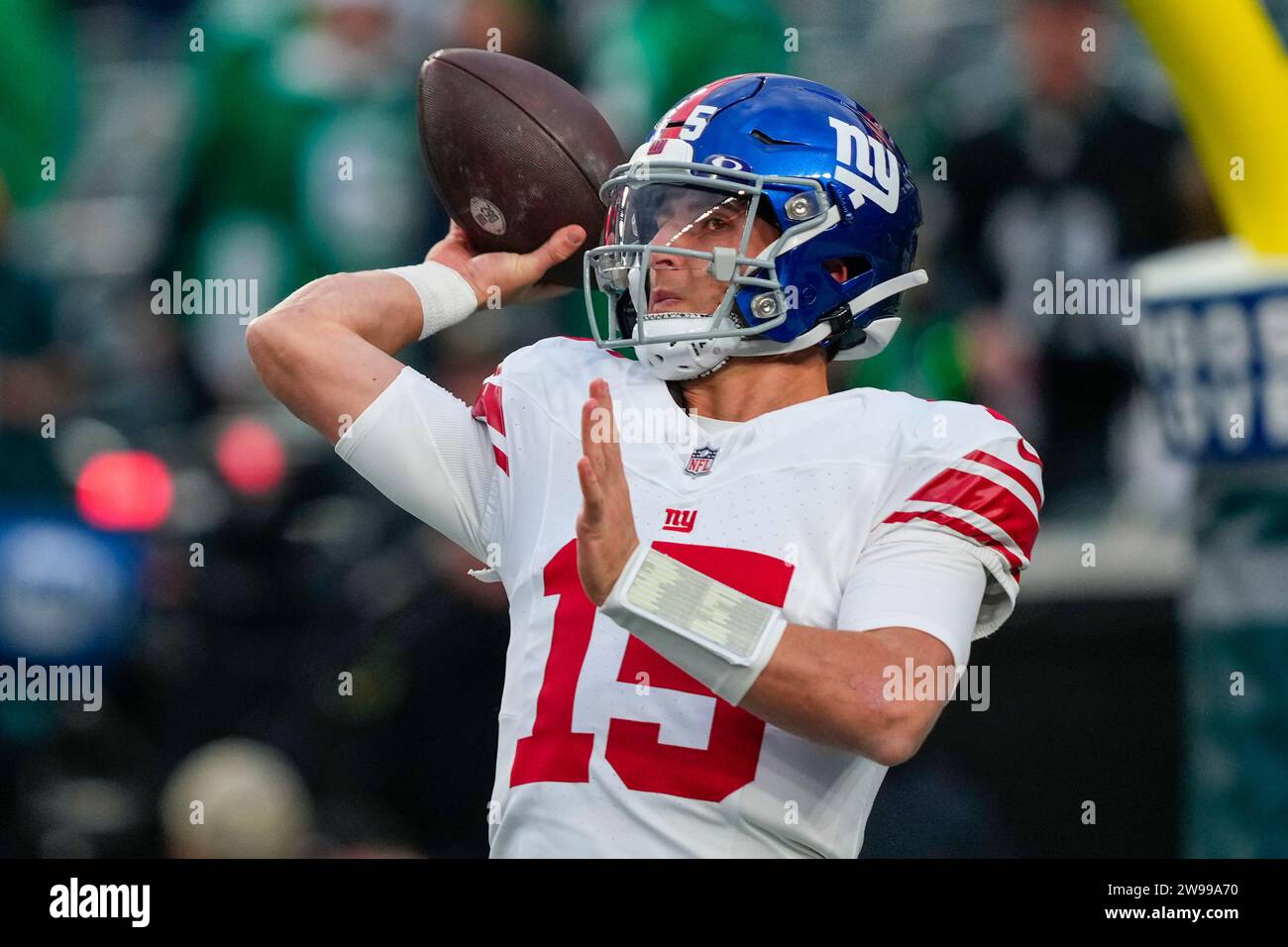 New York Giants quarterback Tommy DeVito warms up before an NFL ...