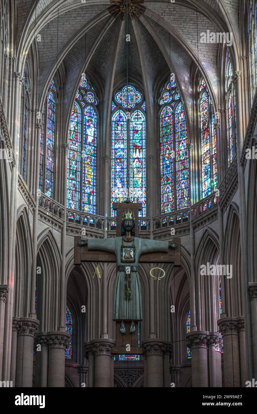 Interior of the cathedral Saint-Julien du Mans, cross of Jesus above ...