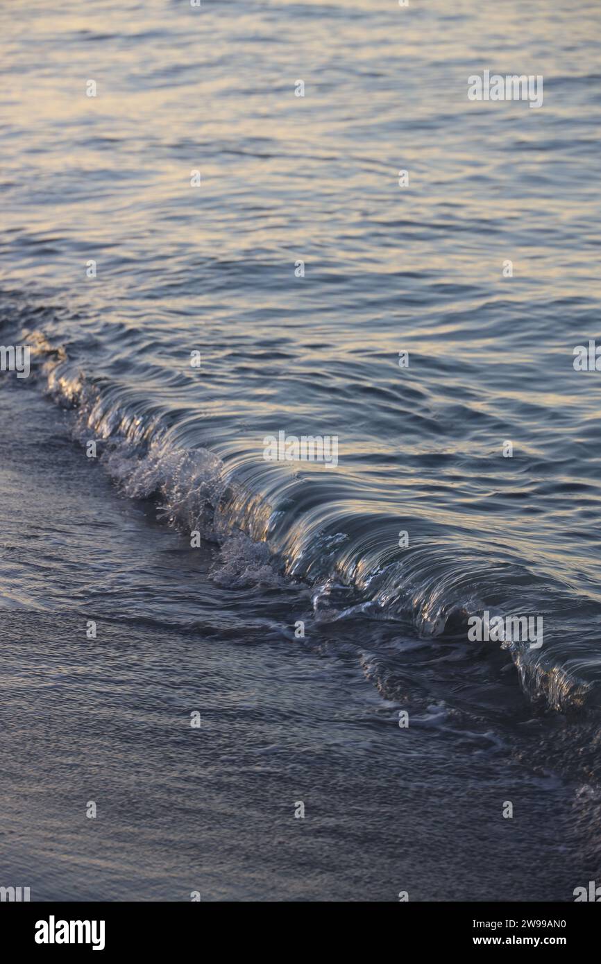 Wave roar hi-res stock photography and images - Alamy