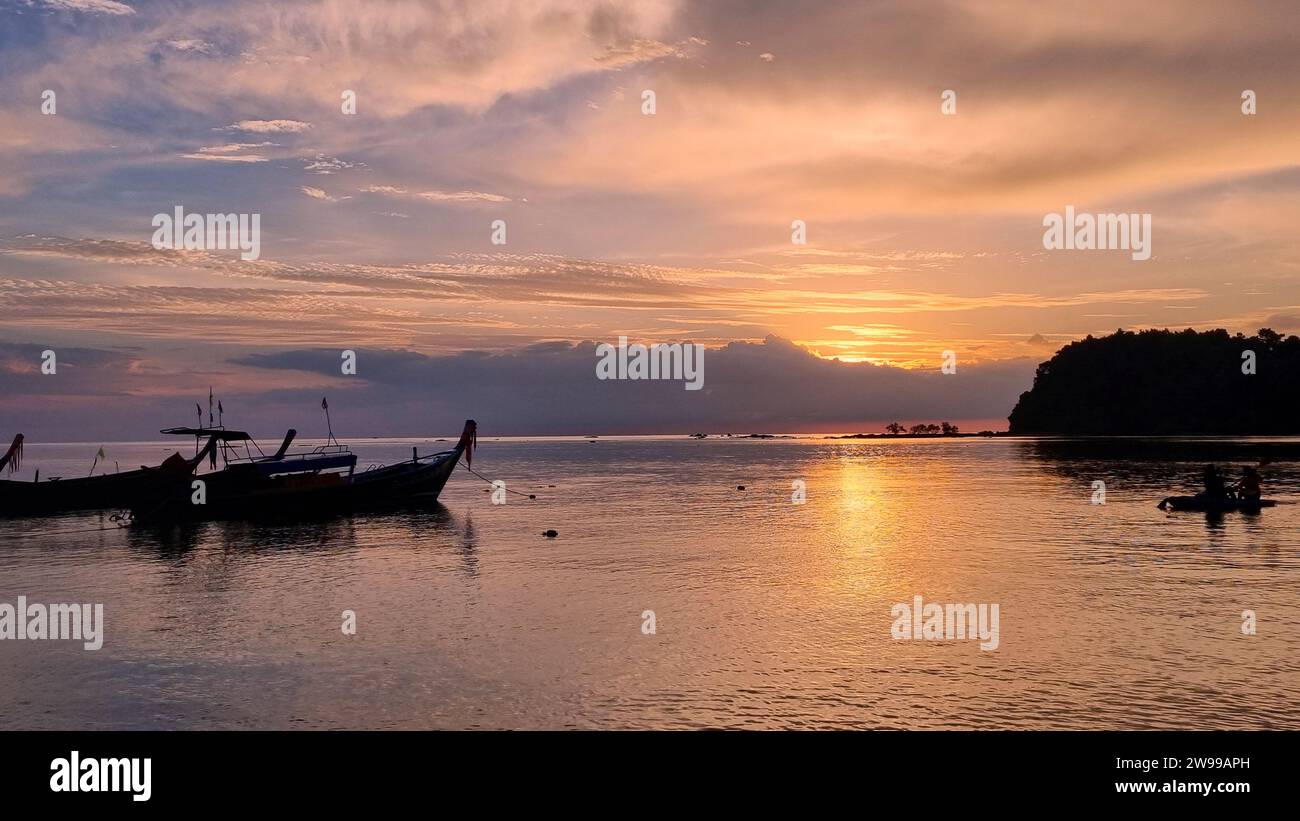 This stunning image captures the beautiful view of a sunset on the ...