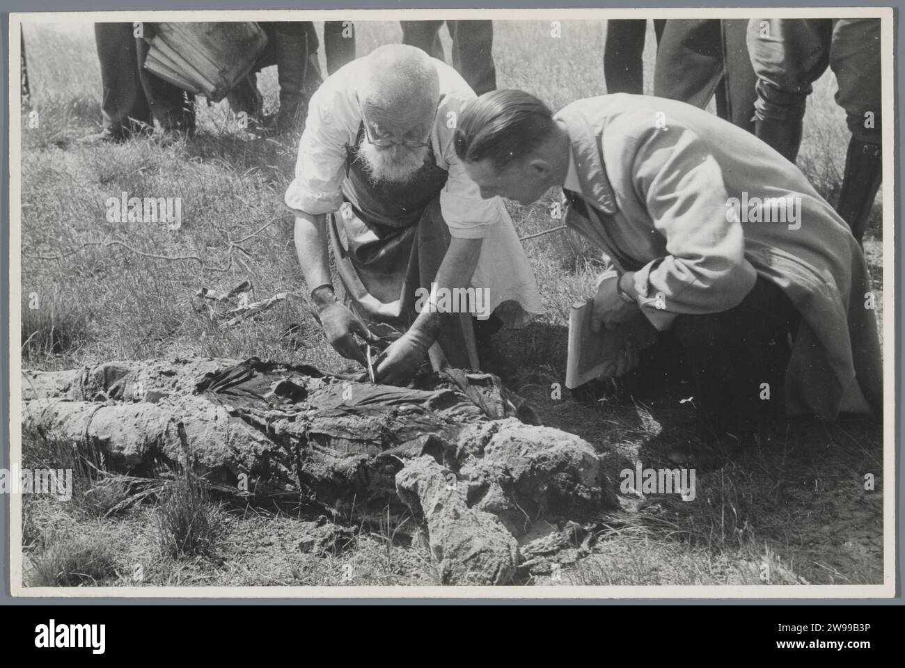 Excavation of the executed on the Waalsdorpervlakte and identification ...