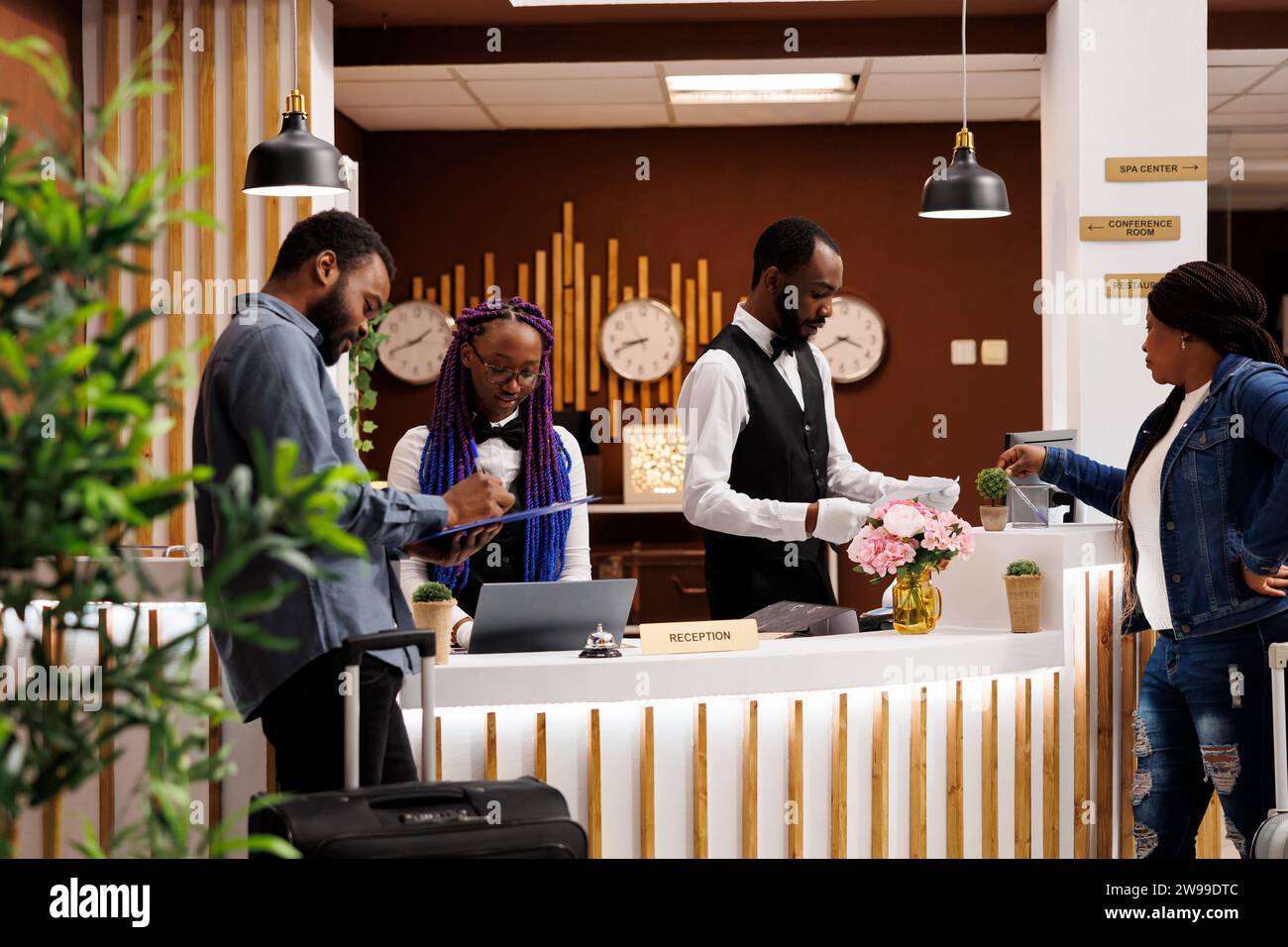 Couple resort check in hi-res stock photography and images - Alamy