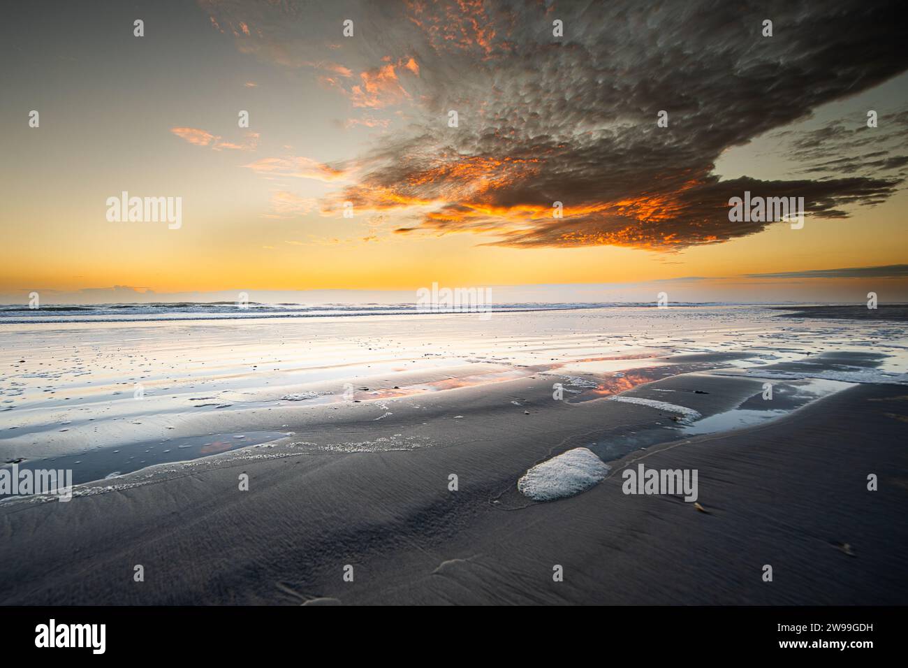 Sunrise over exotic beach in hi-res stock photography and images - Alamy