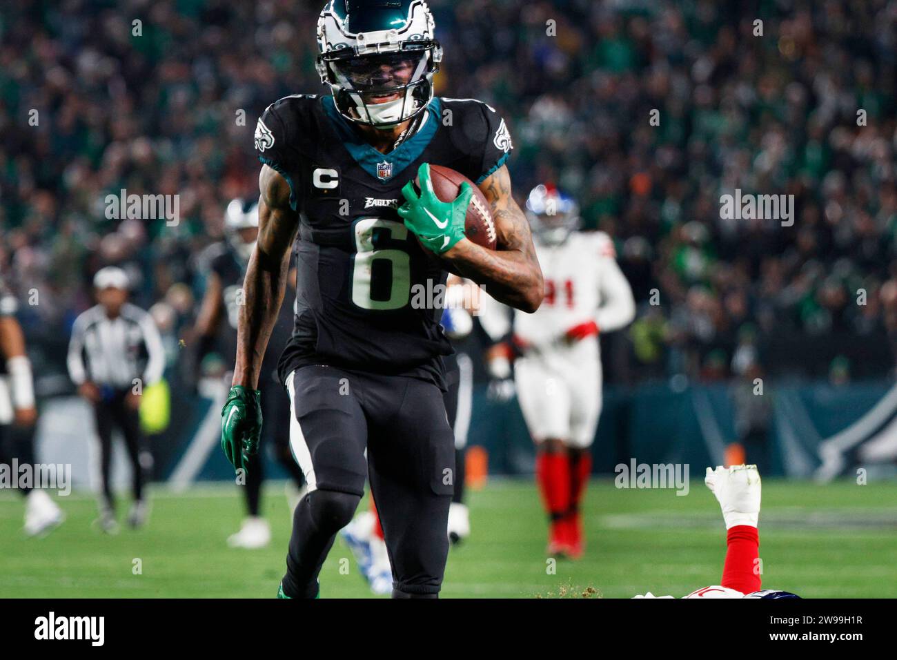 Devonta smith eagles hi-res stock photography and images - Alamy