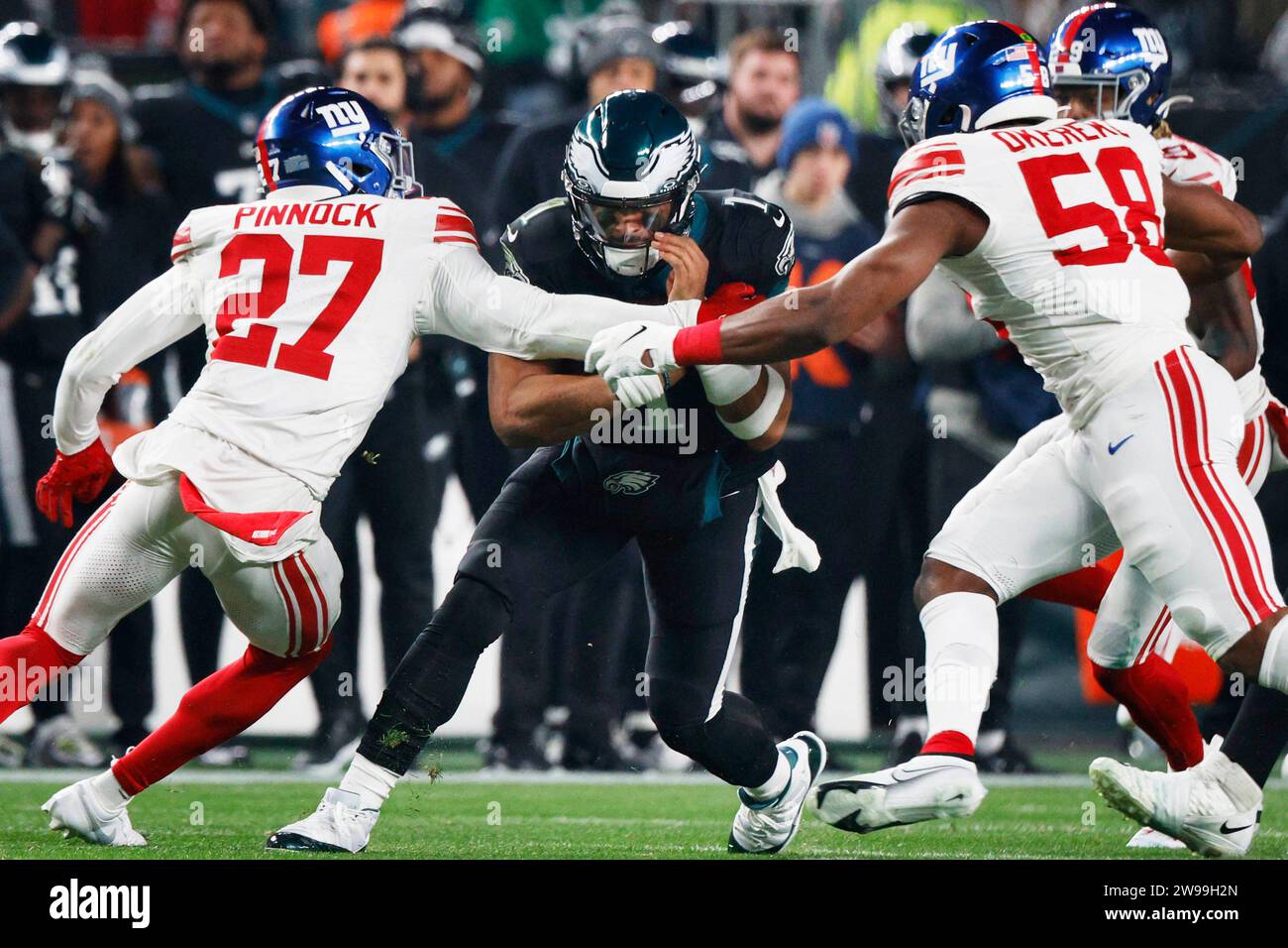 Bobby okereke giants hi-res stock photography and images - Alamy