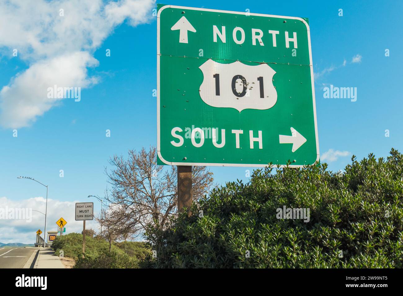 101 freeway sign hi-res stock photography and images - Alamy