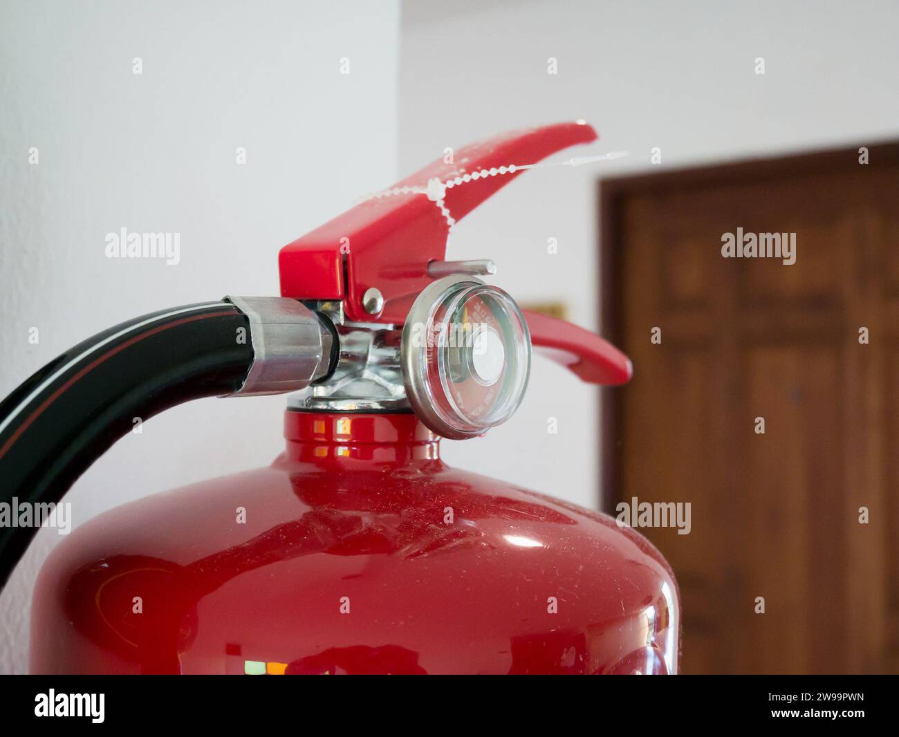Hotel hallway fire extinguisher hi-res stock photography and images - Alamy