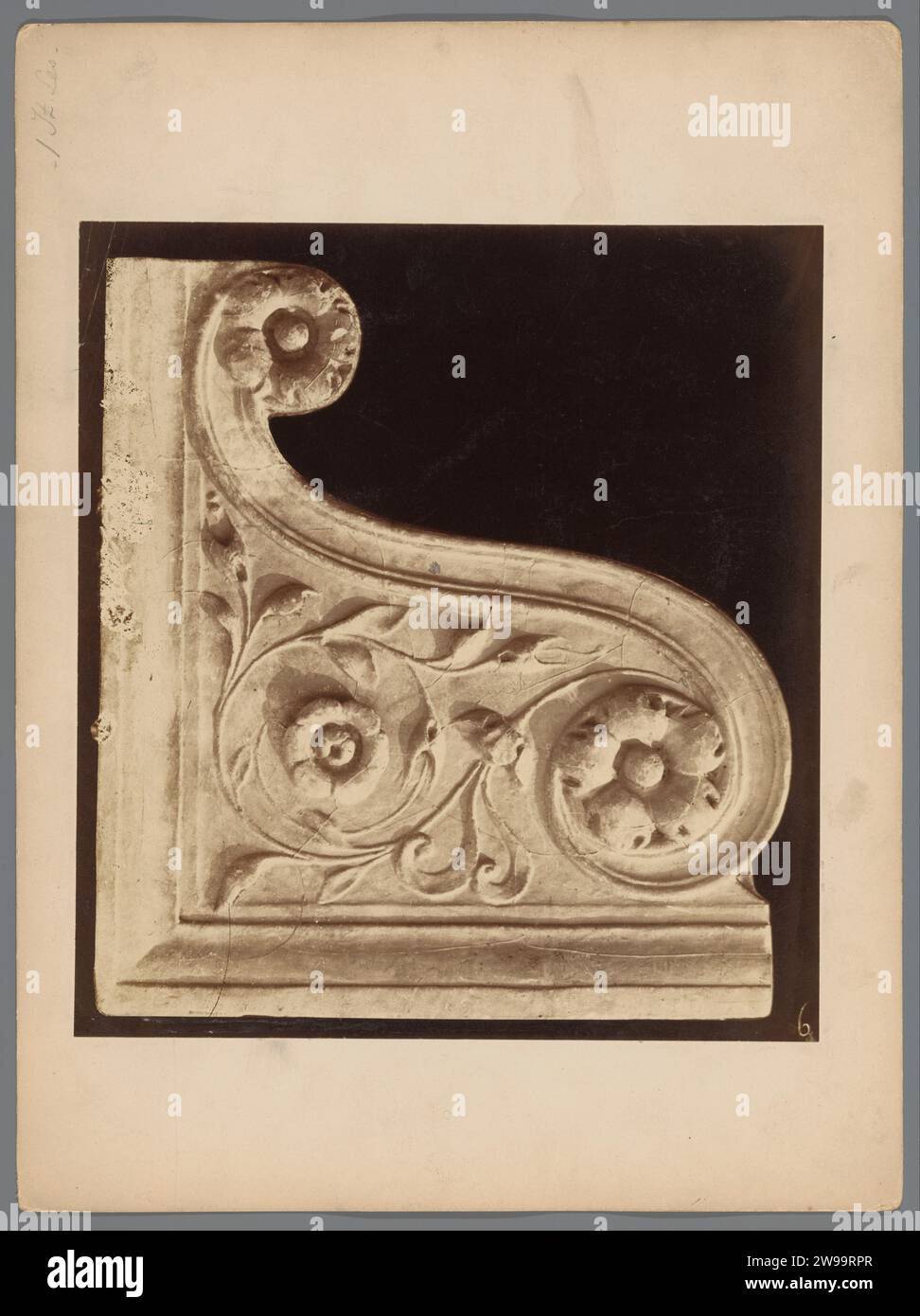 C volute form hi-res stock photography and images - Alamy