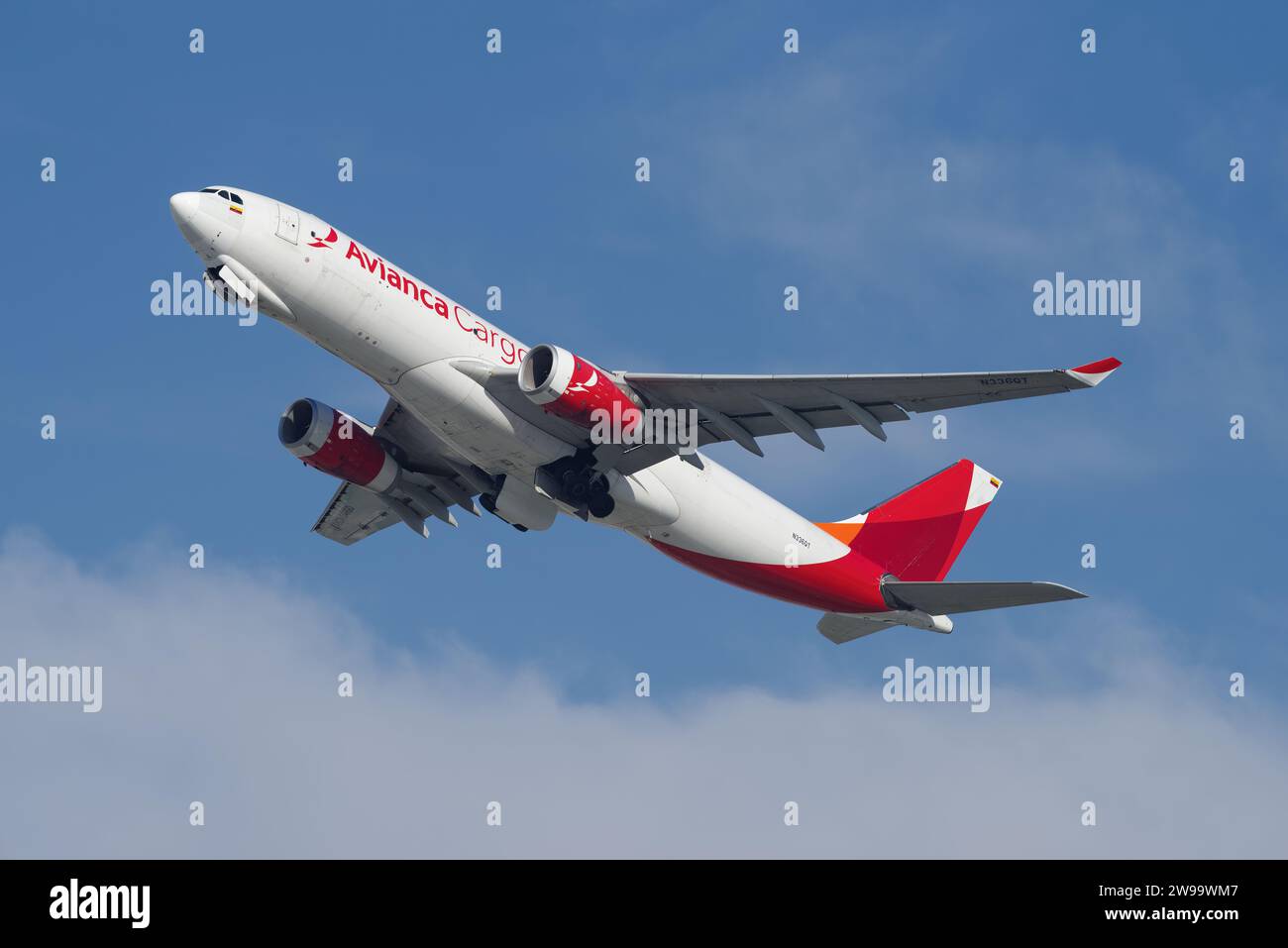 Avianca cargo airbus a330 hi-res stock photography and images - Alamy