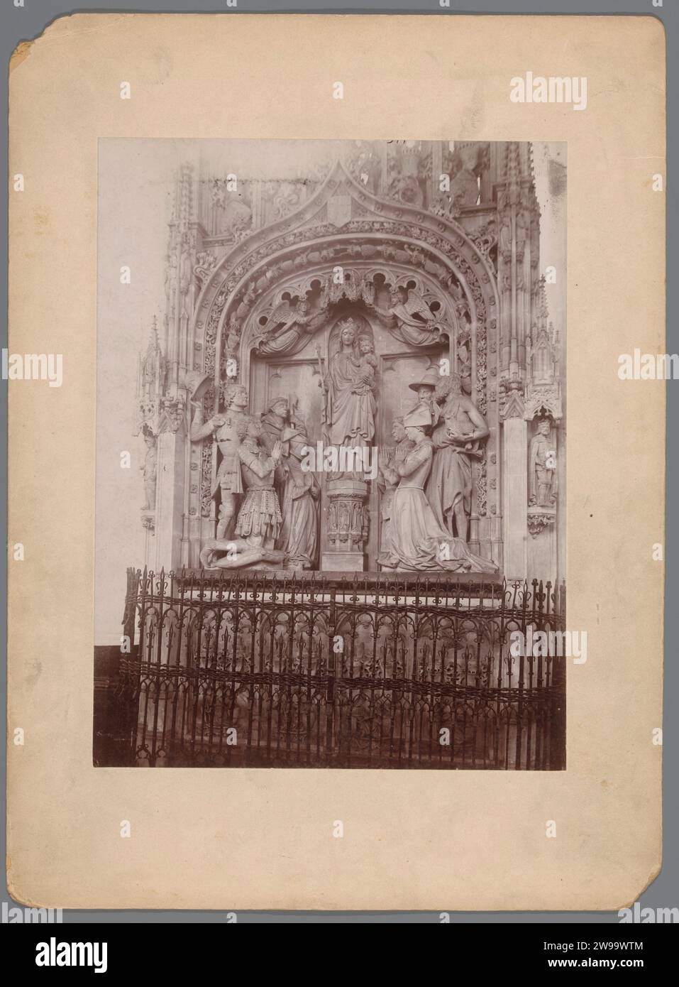 Graf monument from Engelbrecht I of Nassau in the Onze-Lieve-Vrouwekerk ...