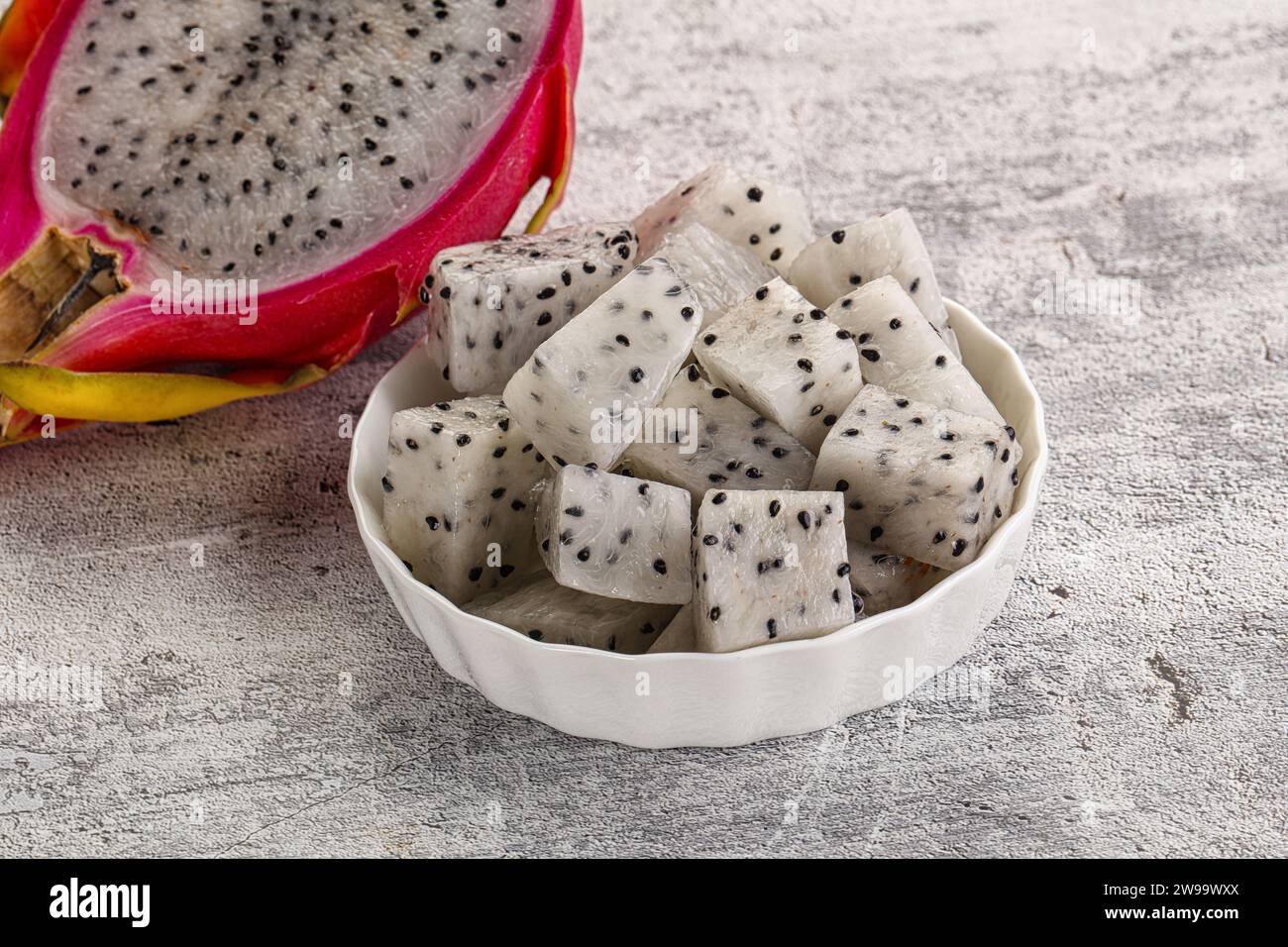 Dragon fruit Pitahaya cubes in the bowl Stock Photo - Alamy