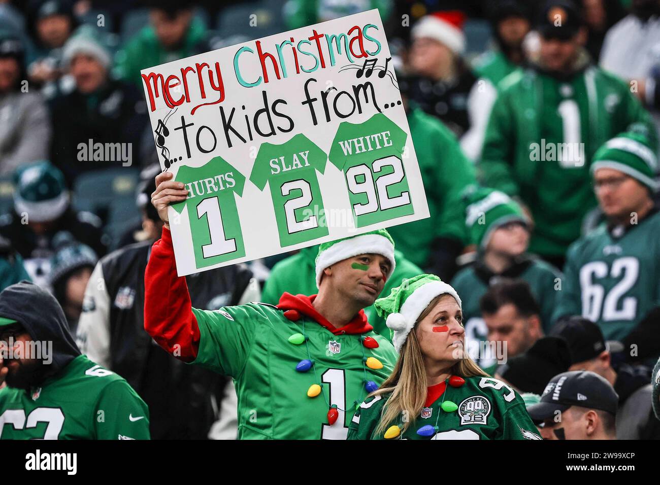Philadelphia, PA, USA. 25th Dec, 2023. Philadelphia Eagles fans holding ...