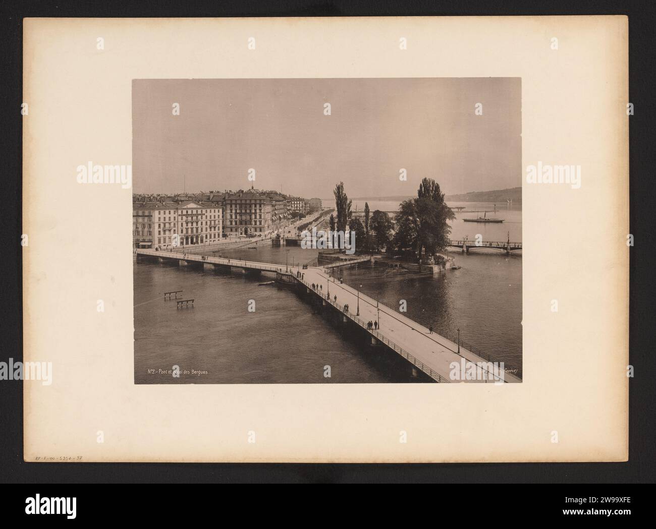 Rousseau island geneva hi-res stock photography and images - Alamy
