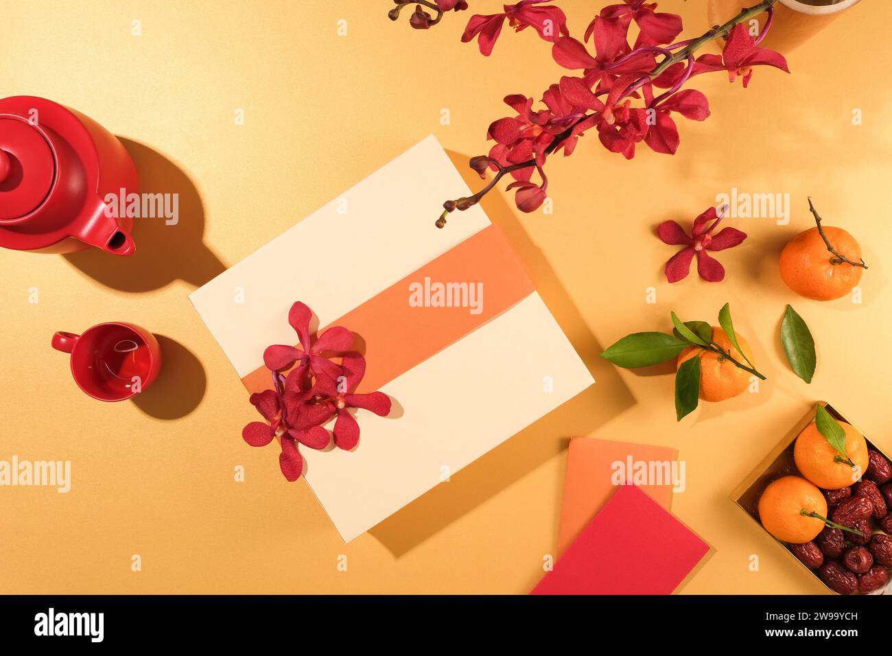 An exquisite gift box, tangerines, a tea set, lucky money envelopes ...