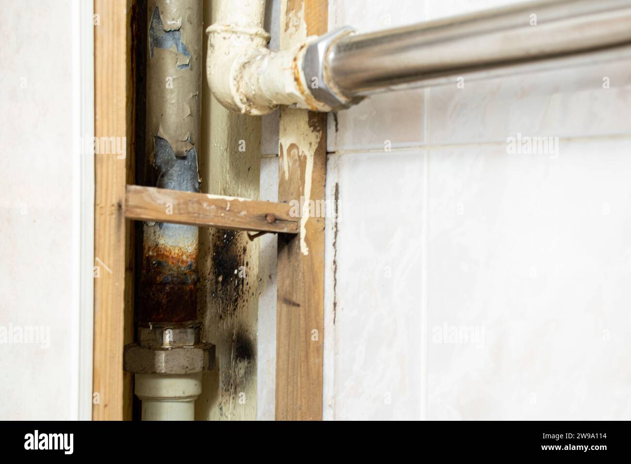 Replacing water pipes hi-res stock photography and images - Alamy