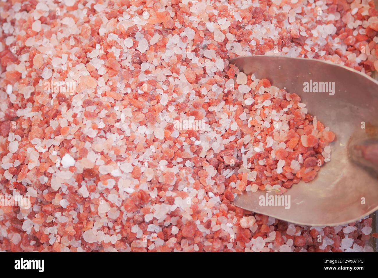 Raw dried pink Himalayan salt Stock Photo - Alamy