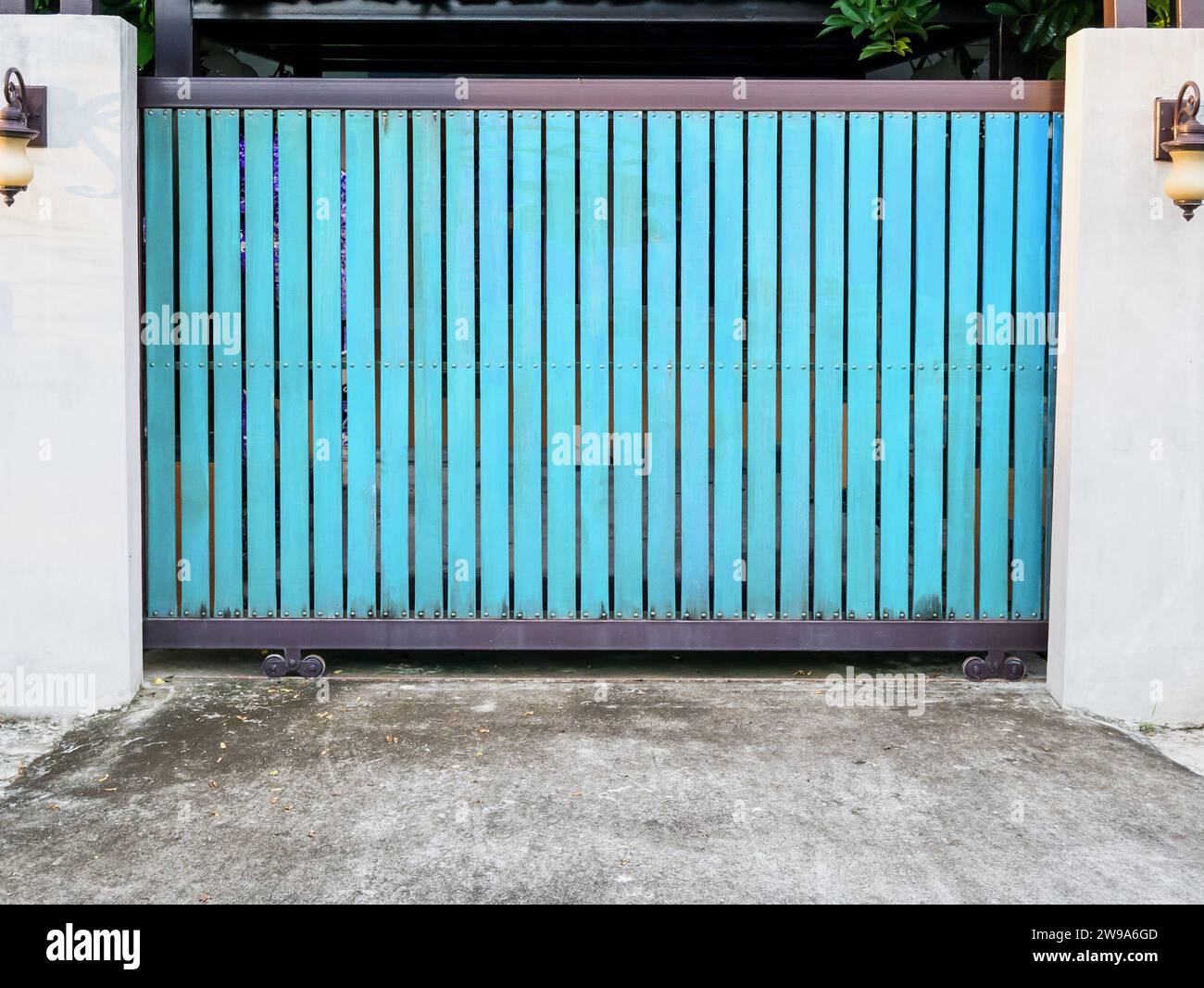 Modern home gateway hi-res stock photography and images - Alamy