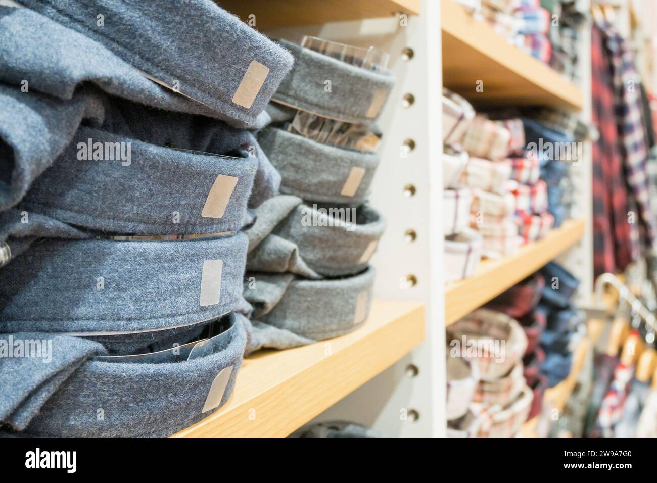 T shirts shelf hi-res stock photography and images - Alamy