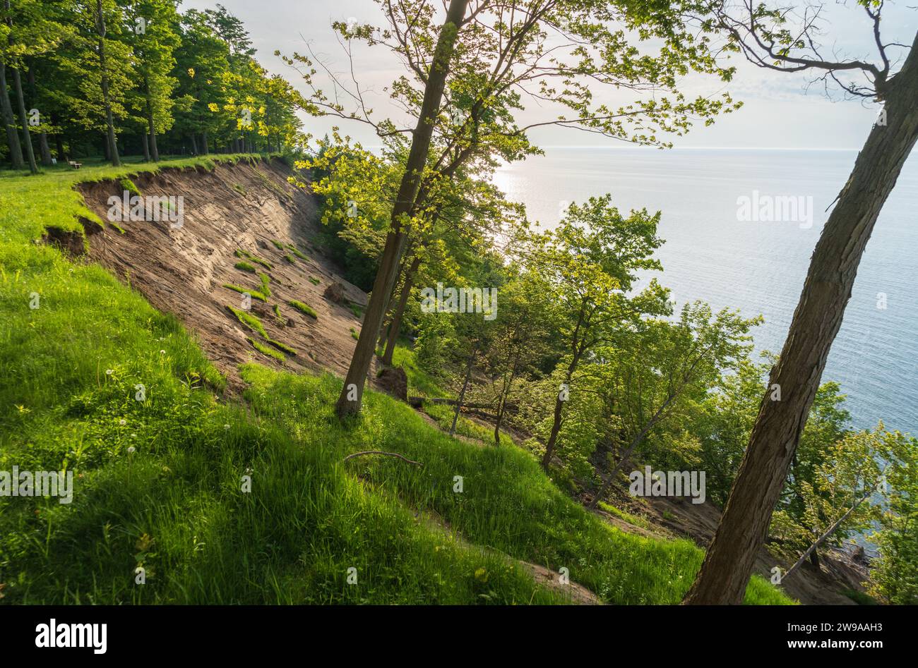 Cliff Erosion, Lake Erie Community Park in Erie County Stock Photo - Alamy