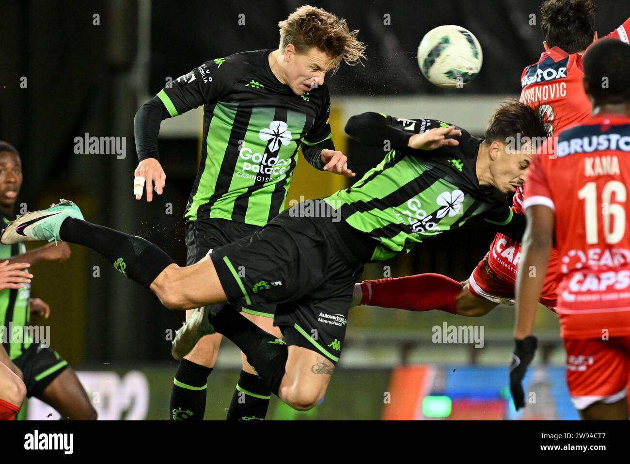 Brugge, Belgium. 20th Dec, 2023. Jesper Daland (4) of Cercle and Boris ...