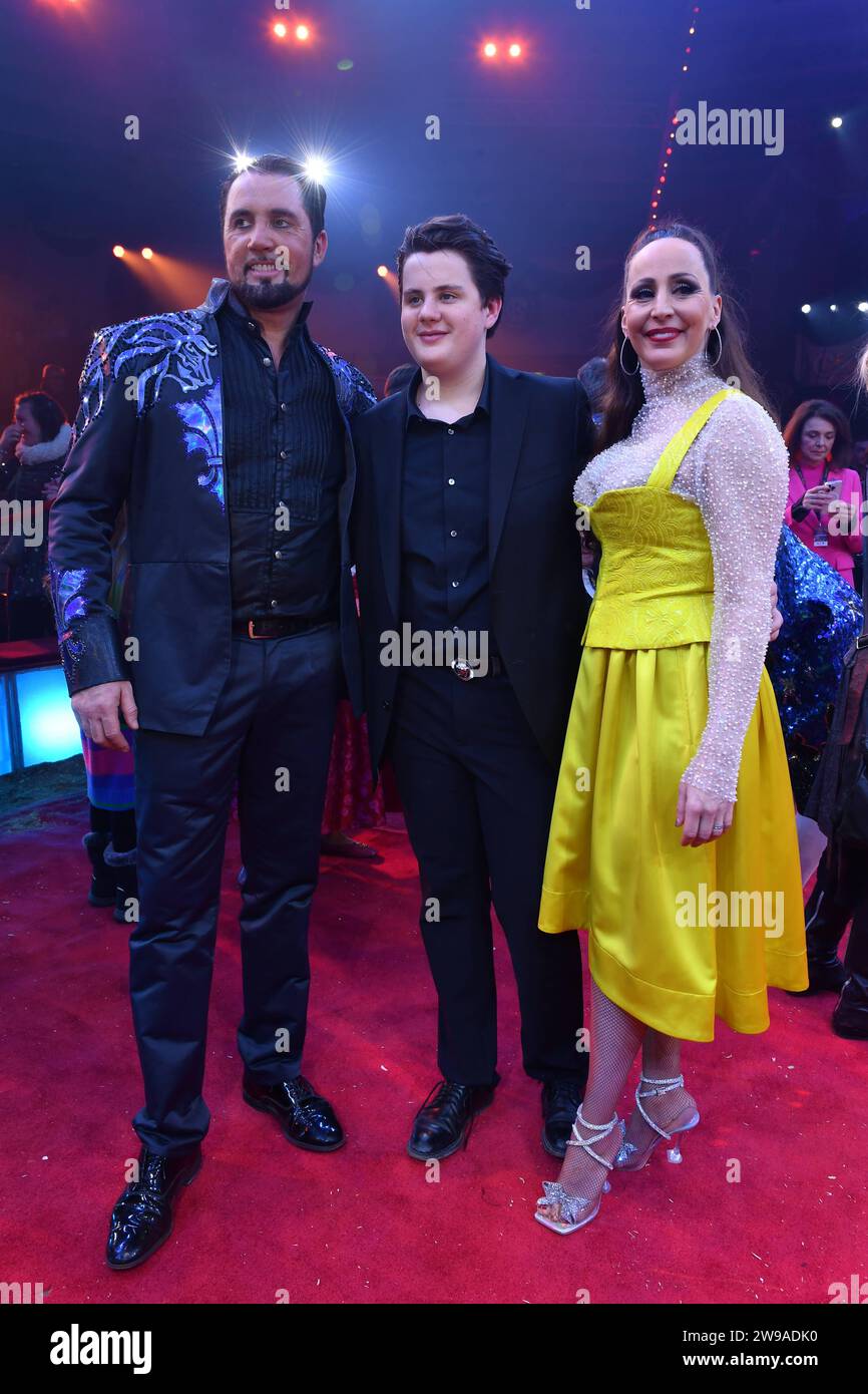 Jana Mandala Lacey-Krone und Martin Lacey jr. mit Sohn / 1 ...