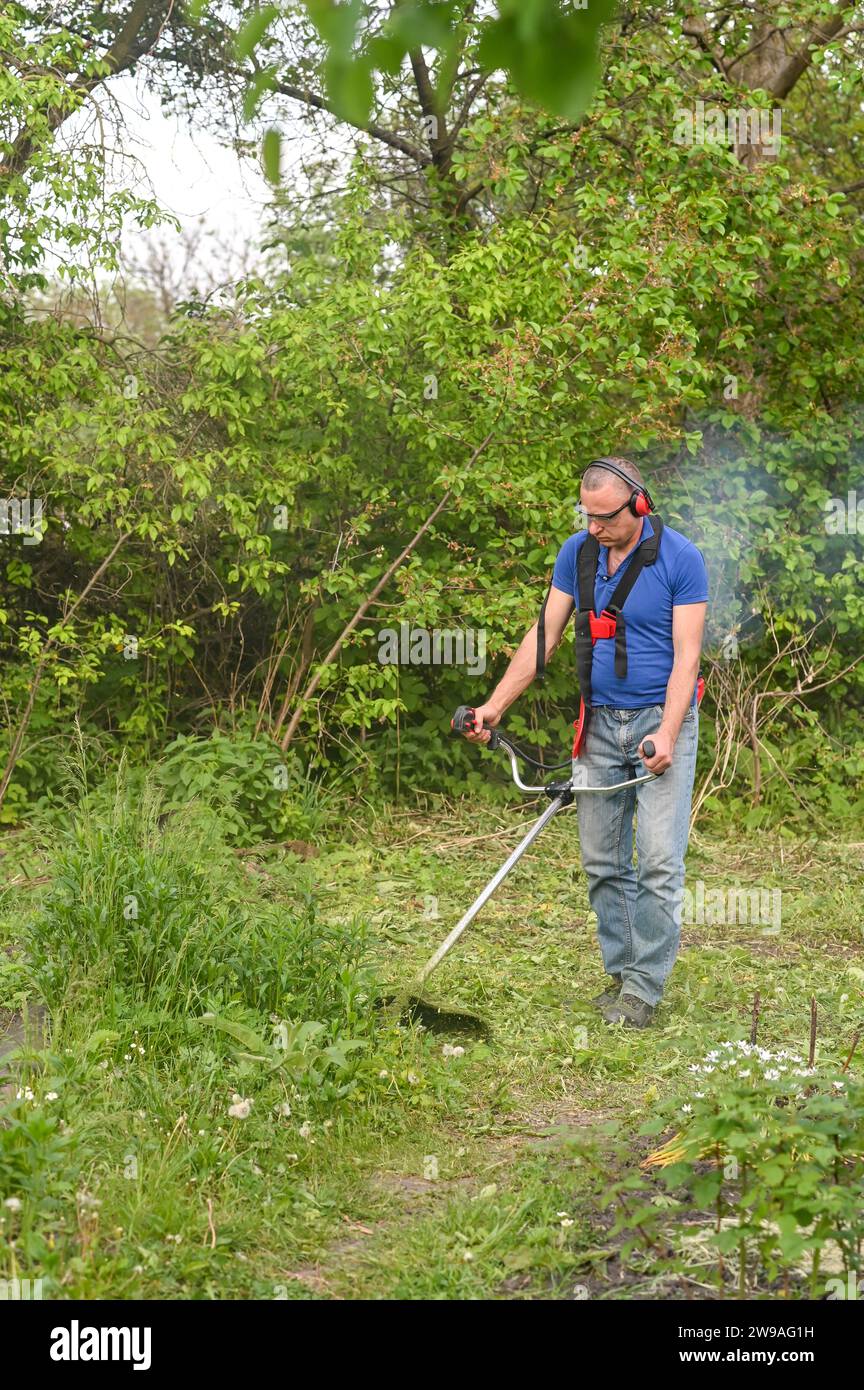 Lawn care process hi-res stock photography and images - Alamy